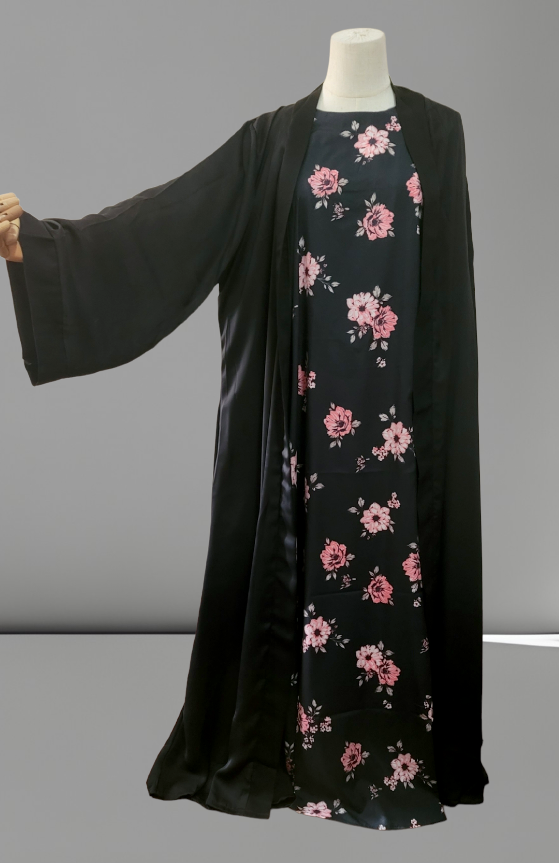 Open Abayas – Cloak of Elegance